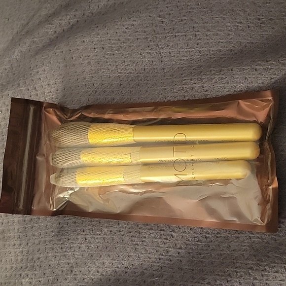 MOTD | Makeup | New 3pc Motd Gold Goddess Face Brush Set Nwt | Poshmark